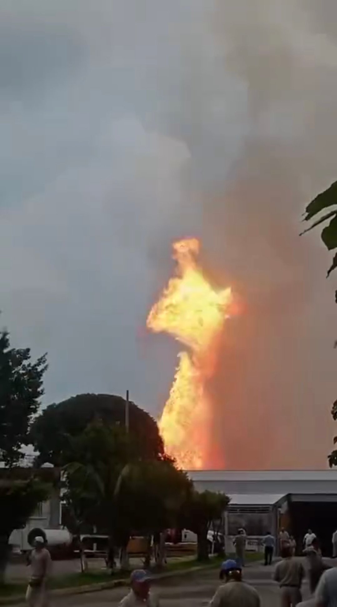 Explosión e incendio en Complejo de Gas Pemex en Chiapas | LectorMx